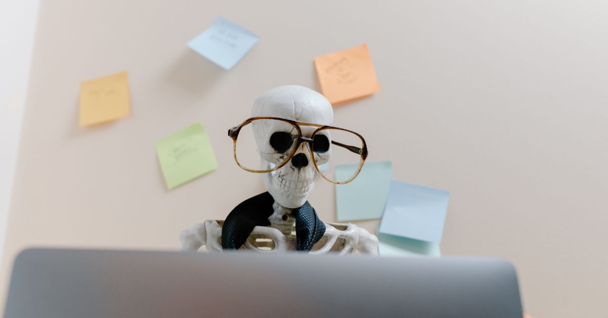 7 Reasons why a 9 to 5 job caused me to burnout - Growth Strategies 101